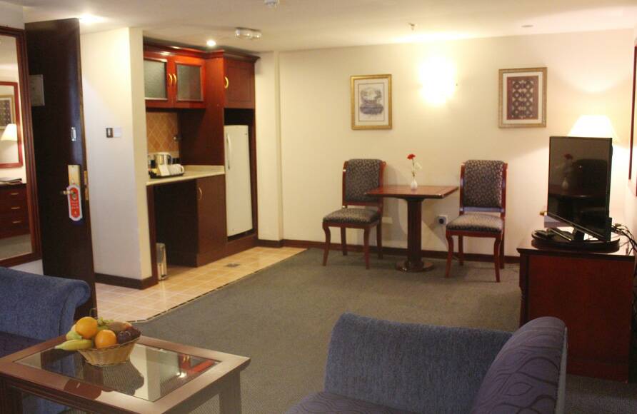 Best Place to Stay in Abu Dhabi - Al Diar Mina Hotel